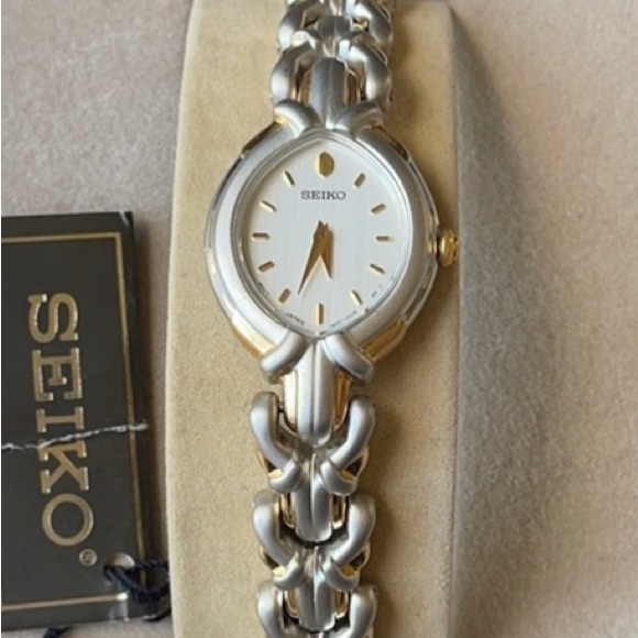 Seiko | Accessories | Seiko Lady Battery Water Resistant Stainless ...
